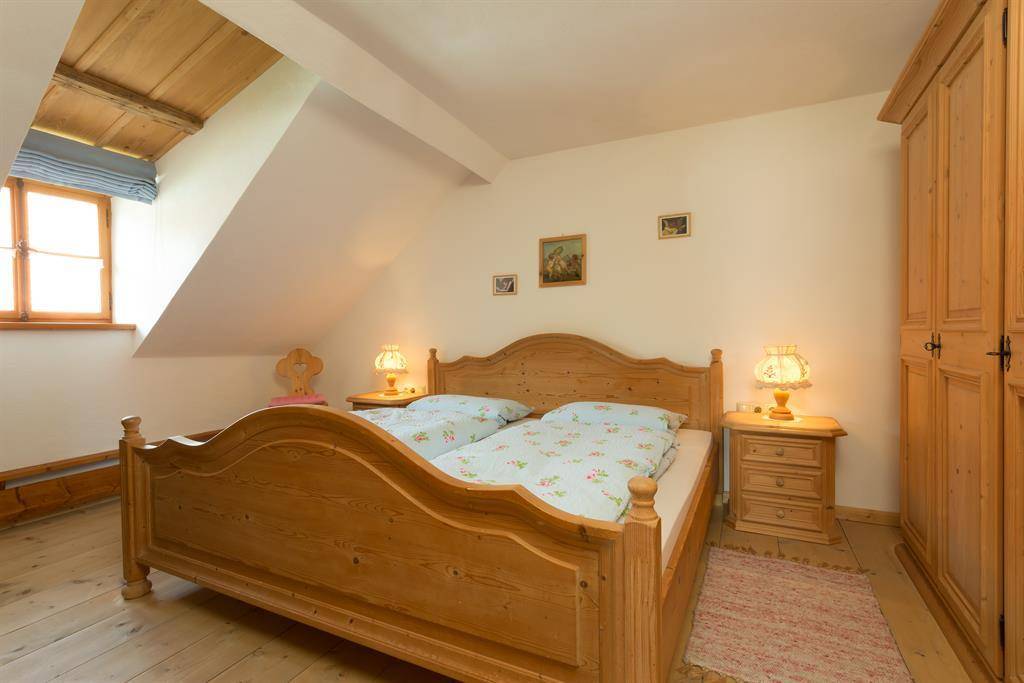 40 M² Ferienwohnung ∙ 1 Schlafzimmer ∙ 2 Gäste - Unterammergau