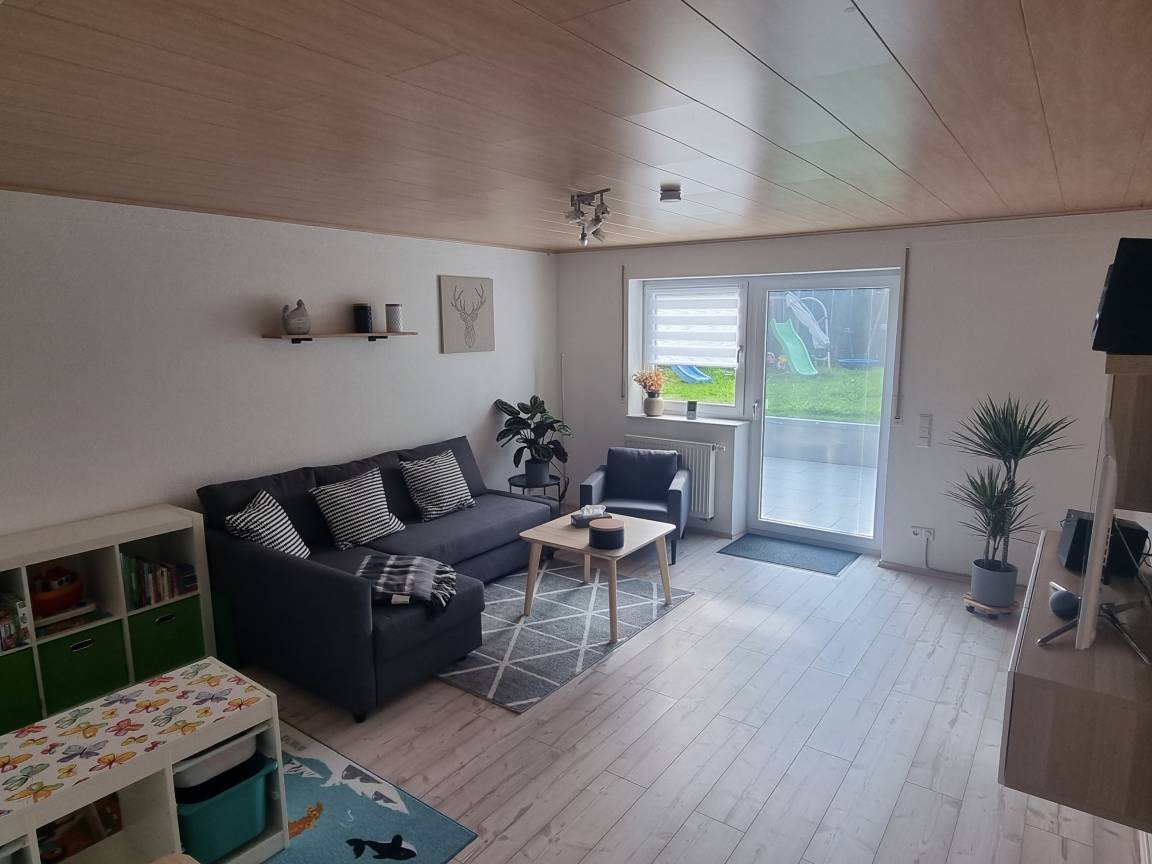 70 M² Ferienwohnung ∙ 1 Schlafzimmer ∙ 4 Gäste - Münsingen