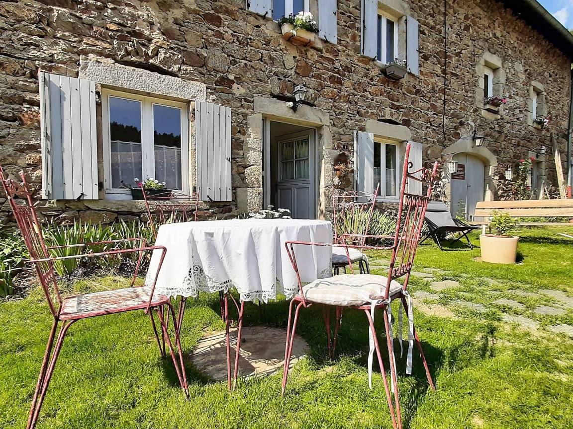 20 M² Chambre D'hôtes ∙ 2 Chambres ∙ 4 Personnes - La Chaise-Dieu