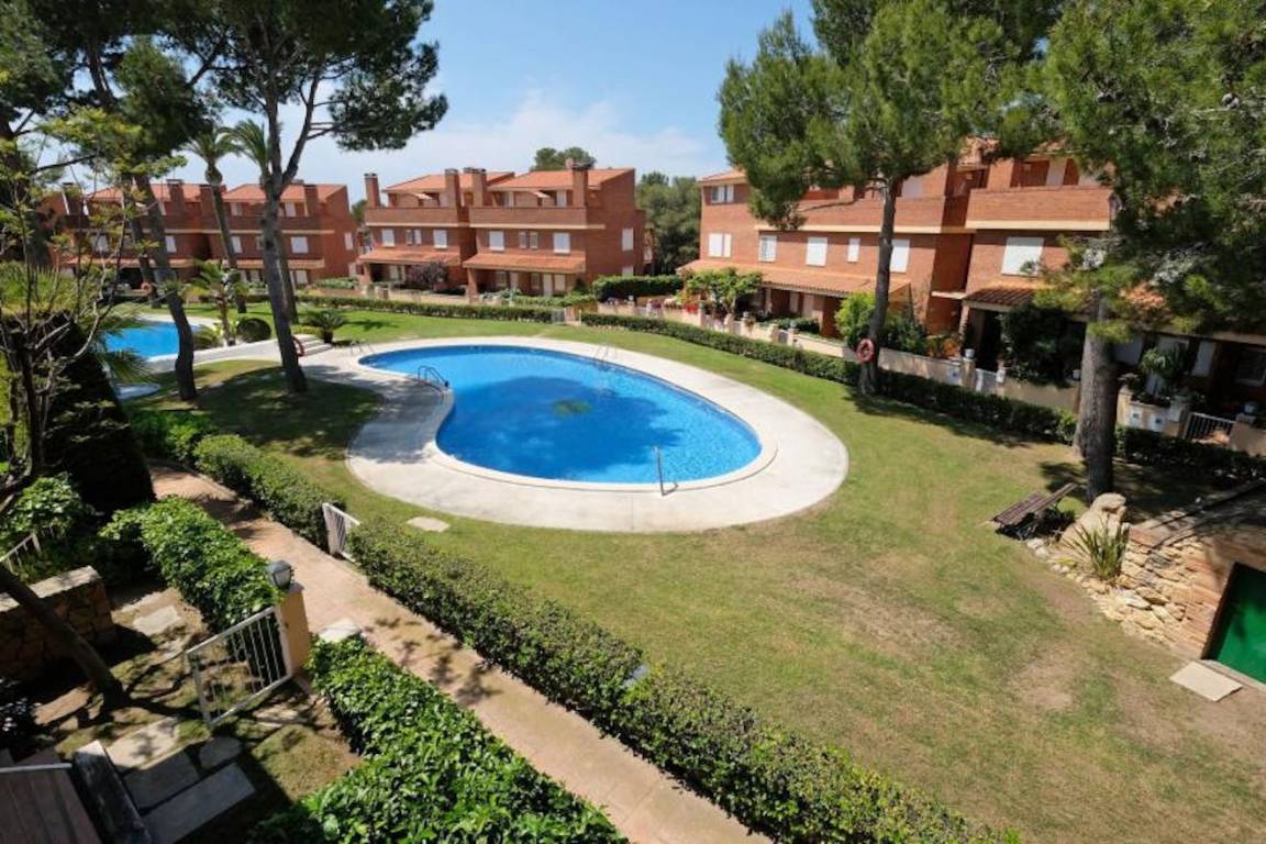 140 M² Casa ∙ 3 Habitaciones ∙ 6 Huéspedes - Tarragona