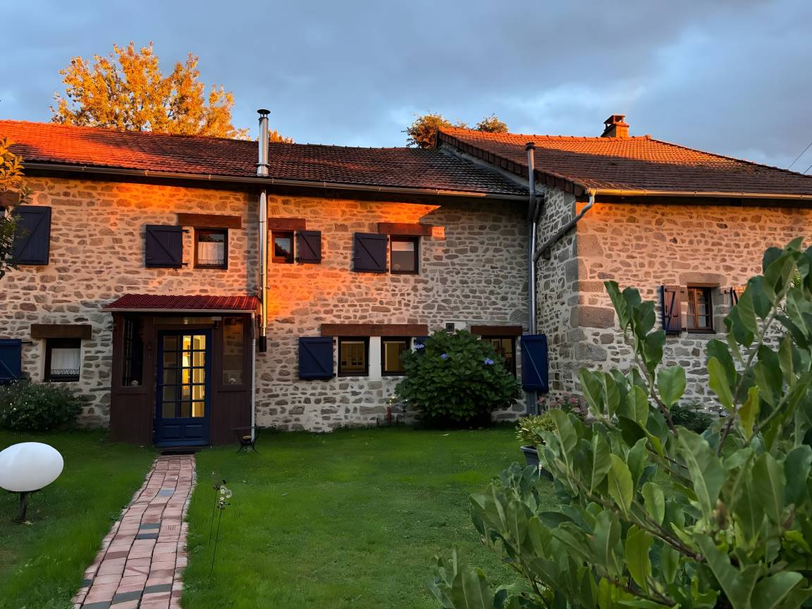 42 M² Bed And Breakfast ∙ 2 Bedrooms ∙ 4 Guests - Creuse