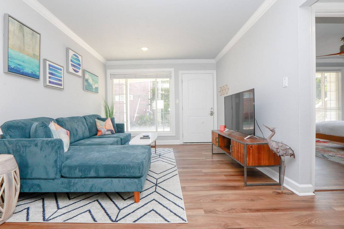 Apartment ∙ 2 Bedrooms ∙ 4 Guests - Hampton