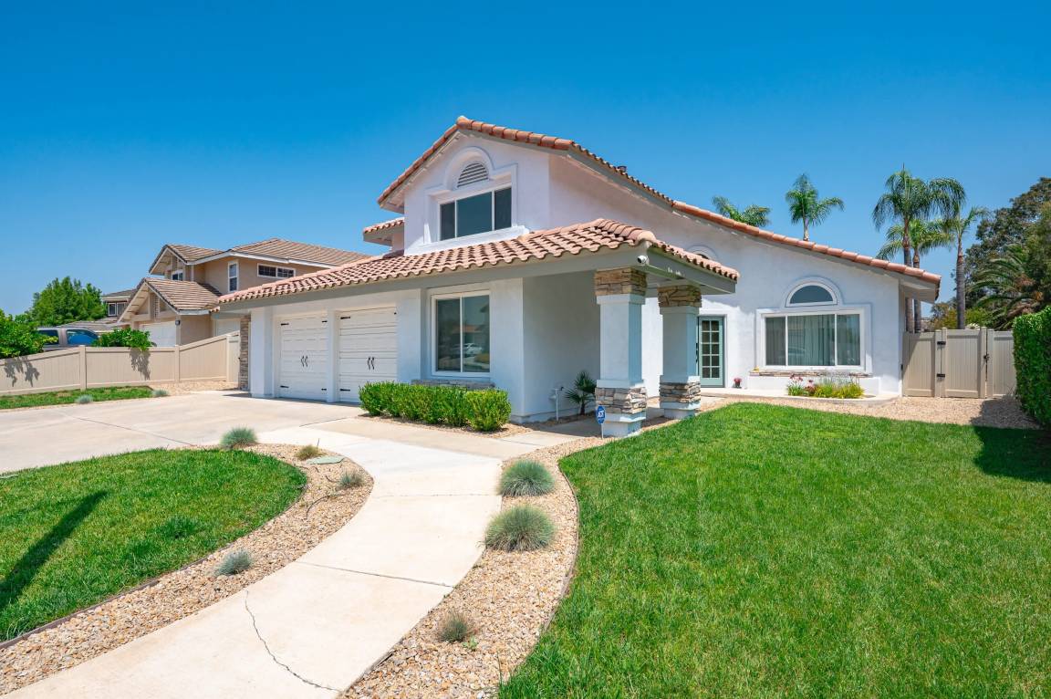 House ∙ 4 Bedrooms ∙ 8 Guests - Riverside, CA