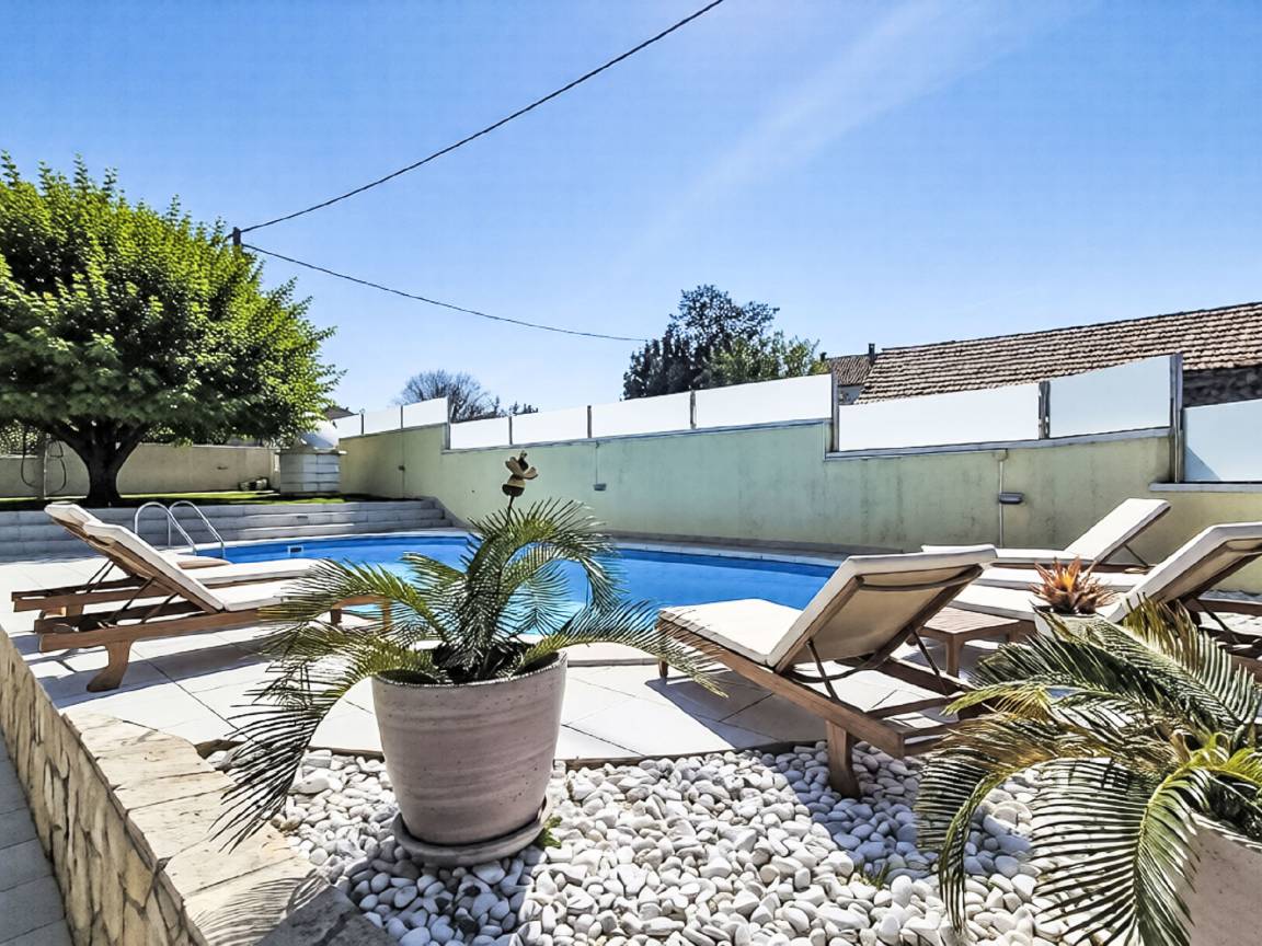 200 M² Talo ∙ 4 Makuuhuonetta ∙ 8 Vierasta - Zadar