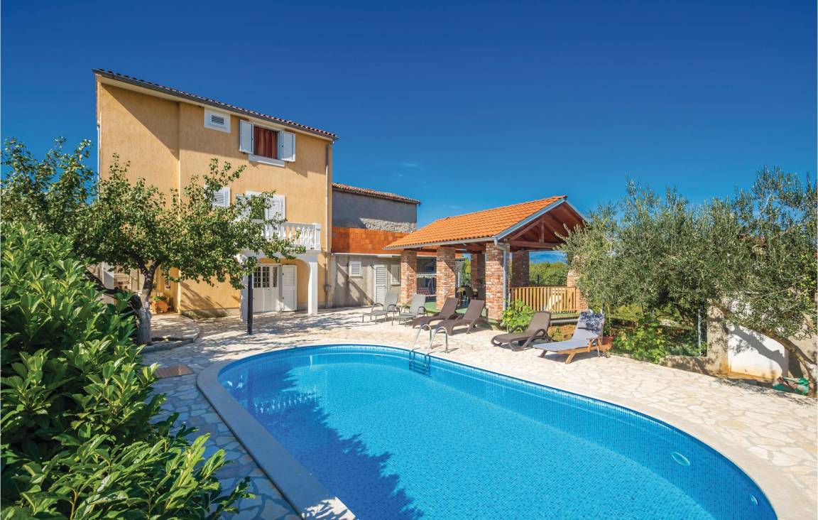 159 M² Maisonette ∙ 4 Bedrooms ∙ 8 Guests - Cres