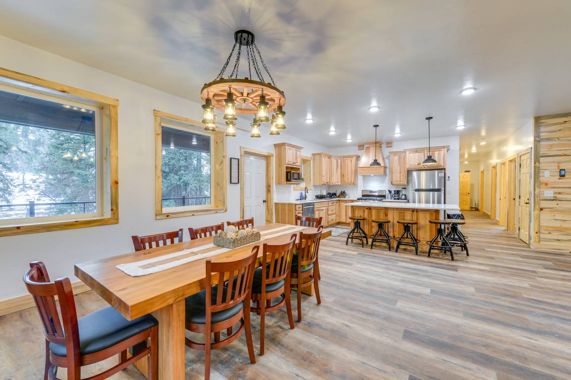 200 M² House ∙ 2 Bedrooms ∙ 6 Guests - Wyoming