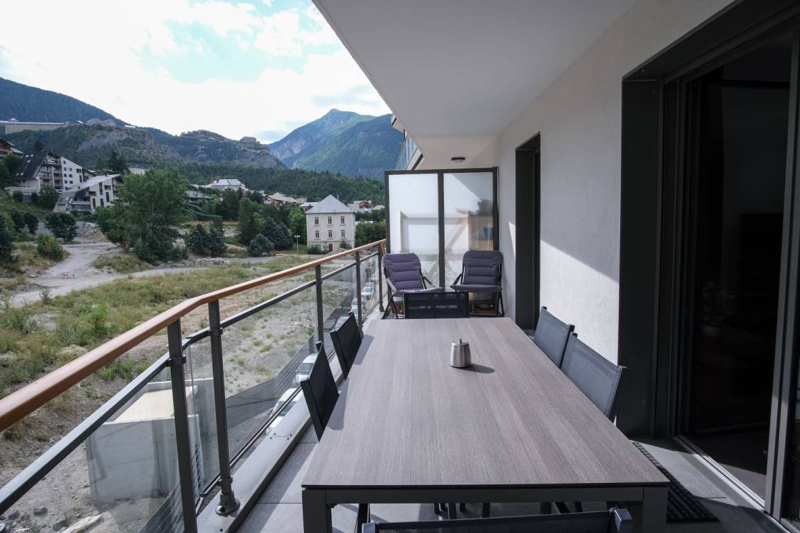 90 M² Appartement ∙ 3 Chambres ∙ 6 Personnes - Briançon