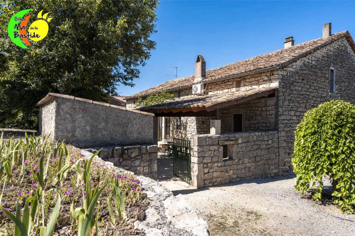 100 M² Cottage ∙ 3 Bedrooms ∙ 7 Guests - Ardèche