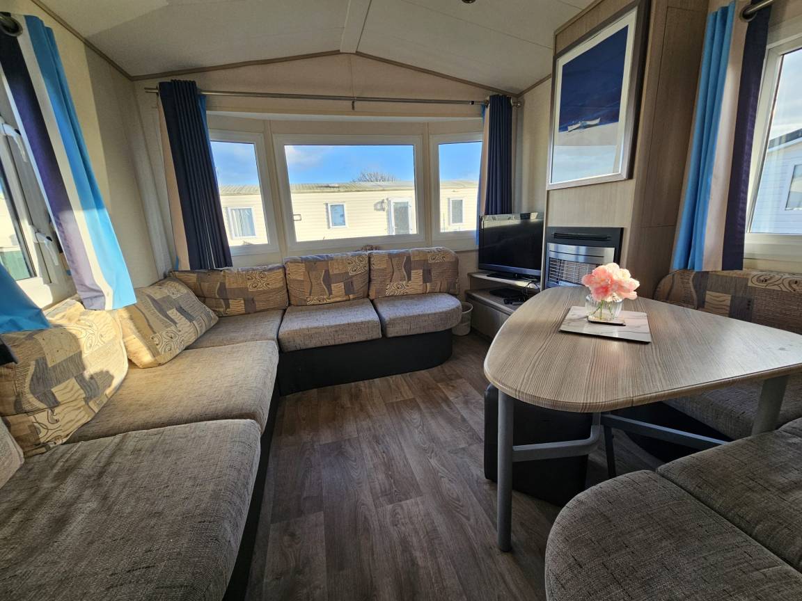 75 M² Cabin ∙ 2 Bedrooms ∙ 6 Guests - Rhyl