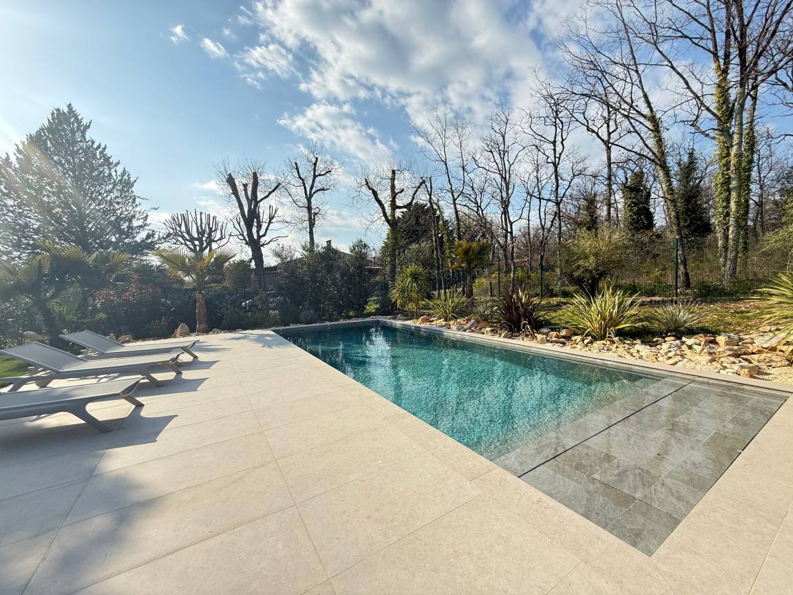 240 M² Maison De Vacances ∙ 4 Chambres ∙ 8 Personnes - Le Muy