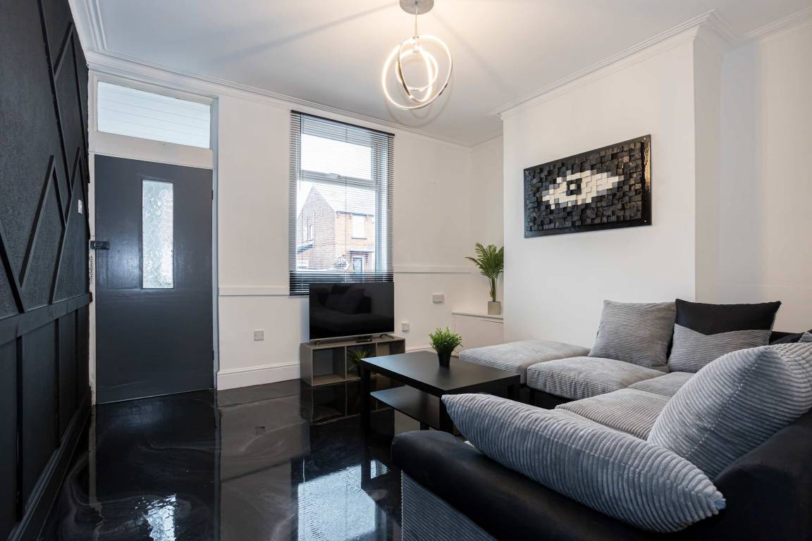 78 M² House ∙ 2 Bedrooms ∙ 4 Guests - Knowsley Safari
