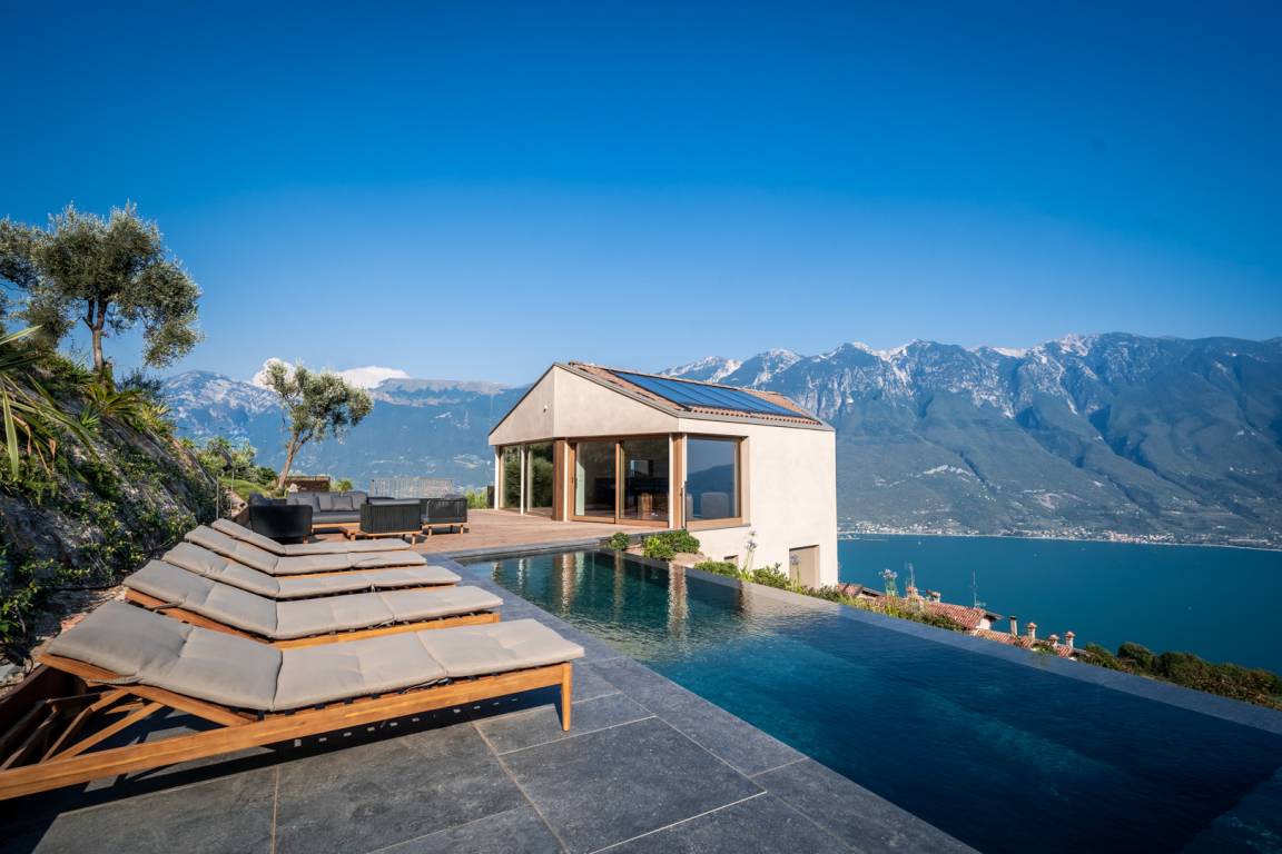 185 M² Villa ∙ 5 Chambres ∙ 10 Personnes - Malcesine