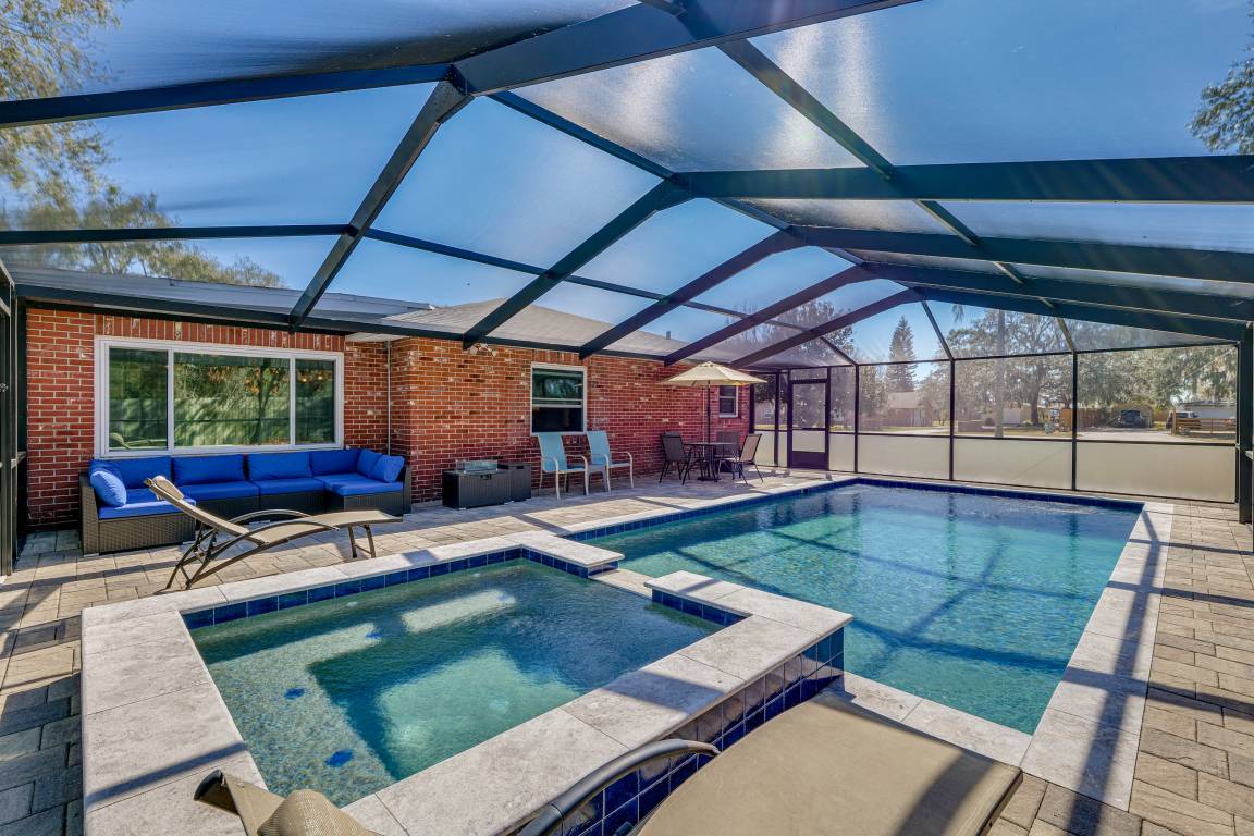 204 M² Ferienhaus ∙ 3 Schlafzimmer ∙ 6 Gäste - Lake Aurora, FL