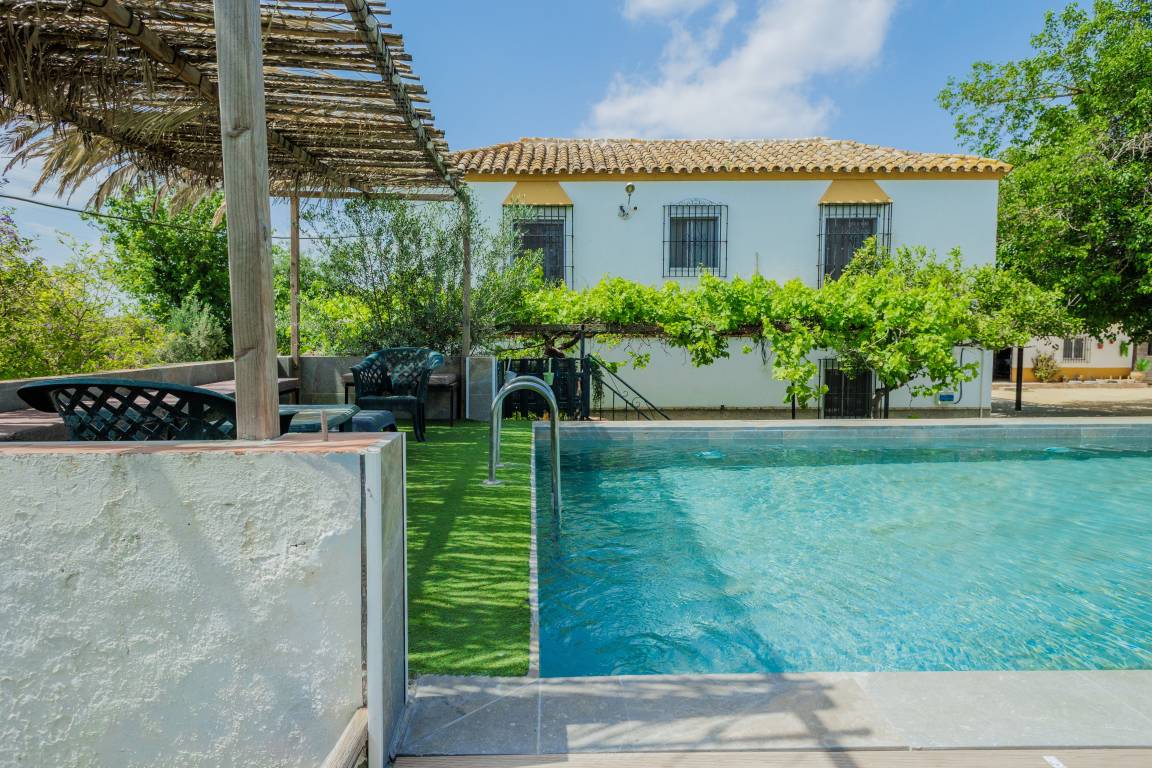 420 M² Villa ∙ 5 Habitaciones ∙ 15 Huéspedes - Dos Hermanas