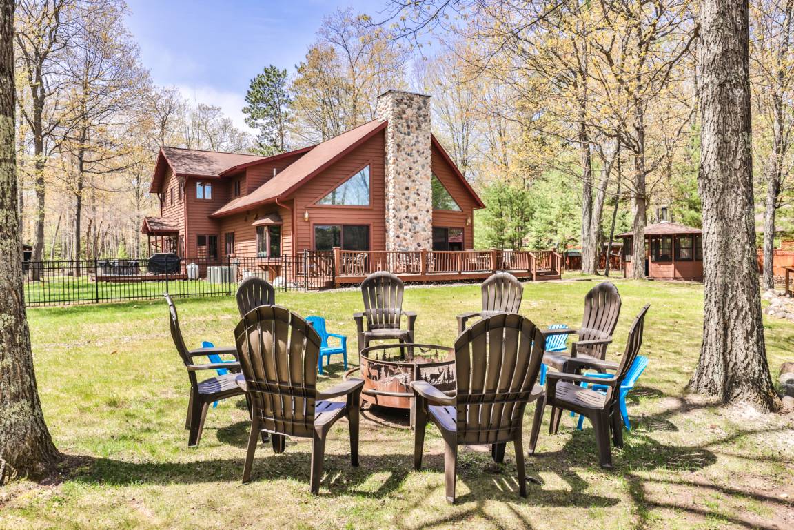 House ∙ 6 Bedrooms ∙ 24 Guests - St. Germain, WI