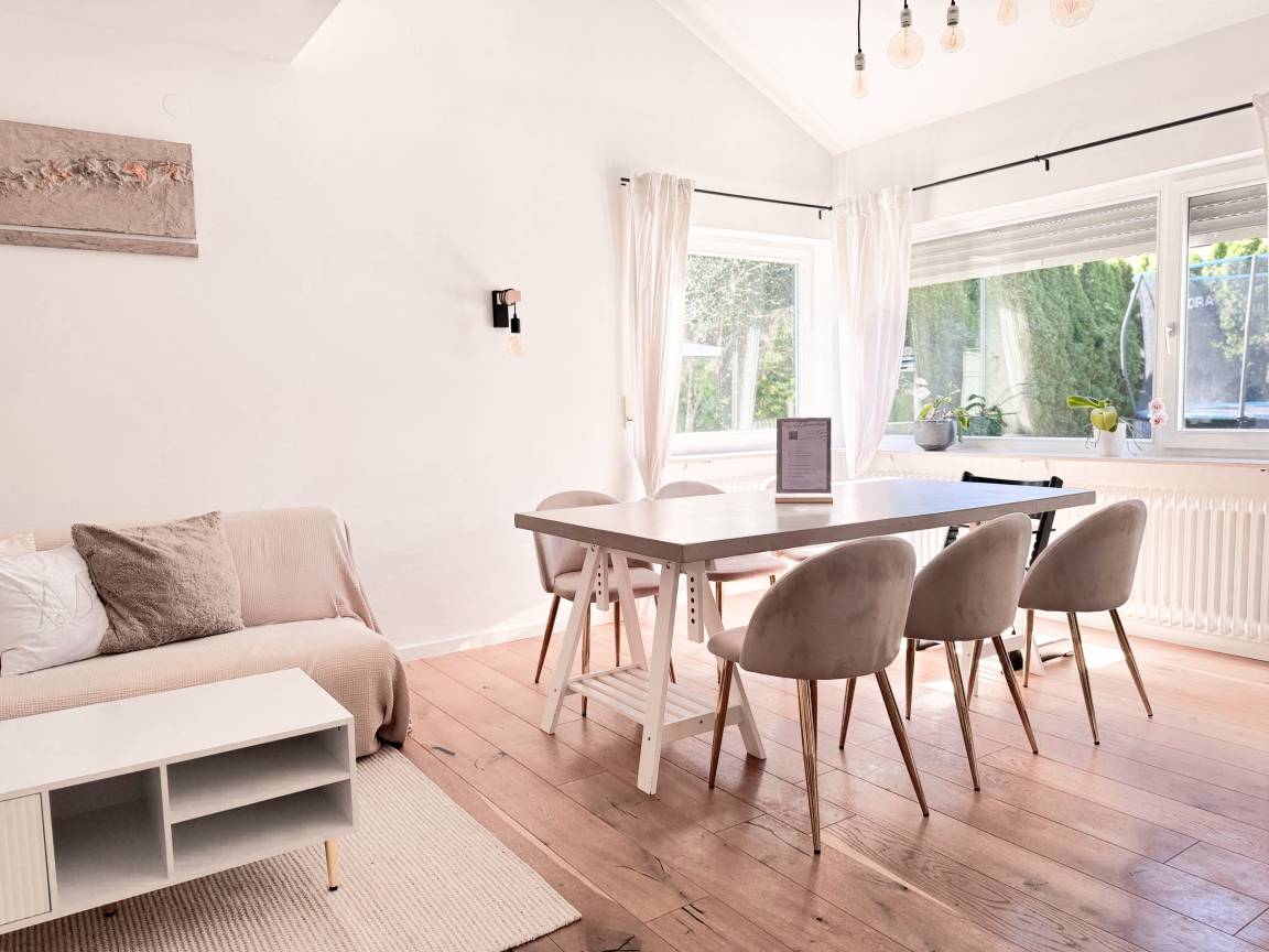 200 M² Talo ∙ 3 Makuuhuonetta ∙ 8 Vierasta - Balingen