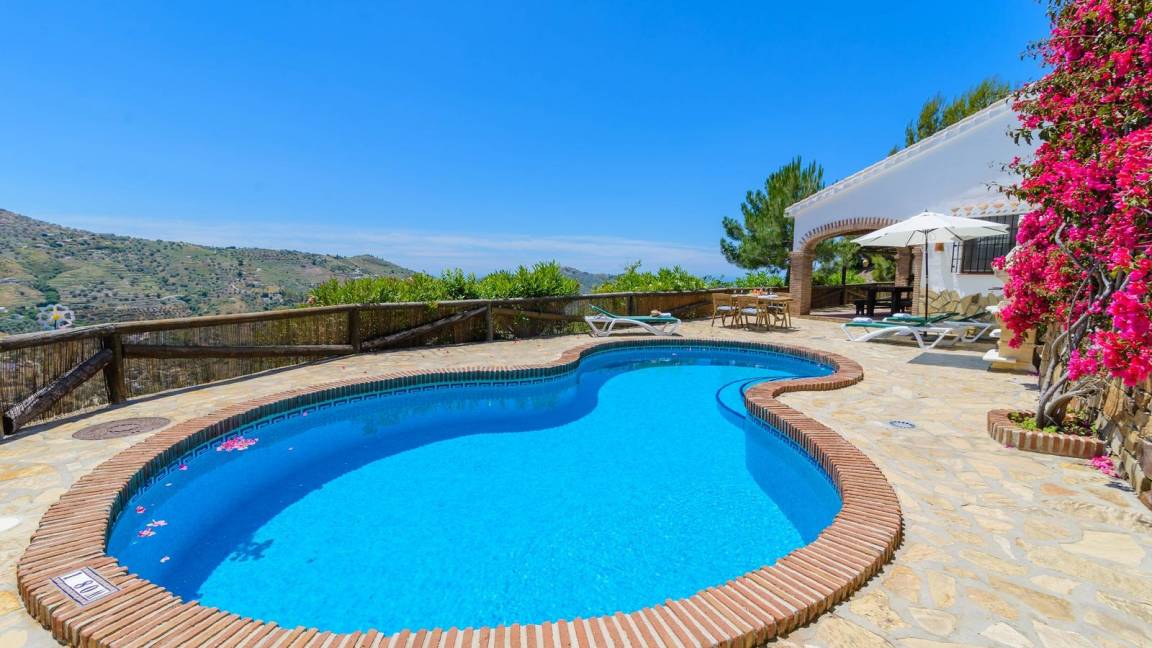 150 M² Casa ∙ 3 Habitaciones ∙ 6 Huéspedes - Cómpeta