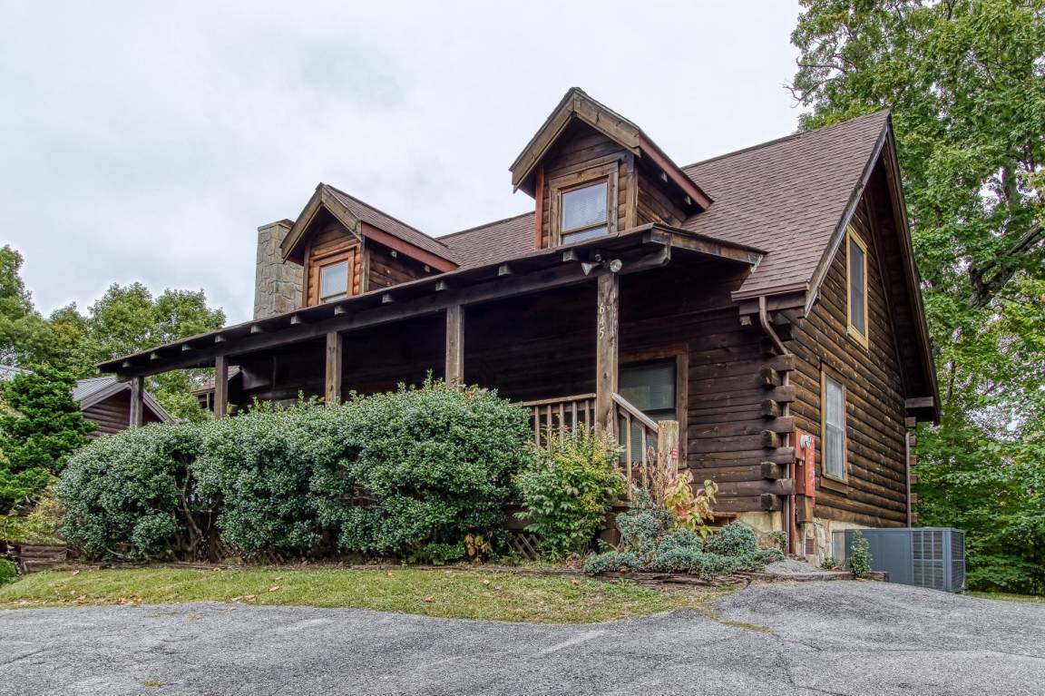 Cabin ∙ 2 Bedrooms ∙ 6 Guests - Pigeon Forge, TN