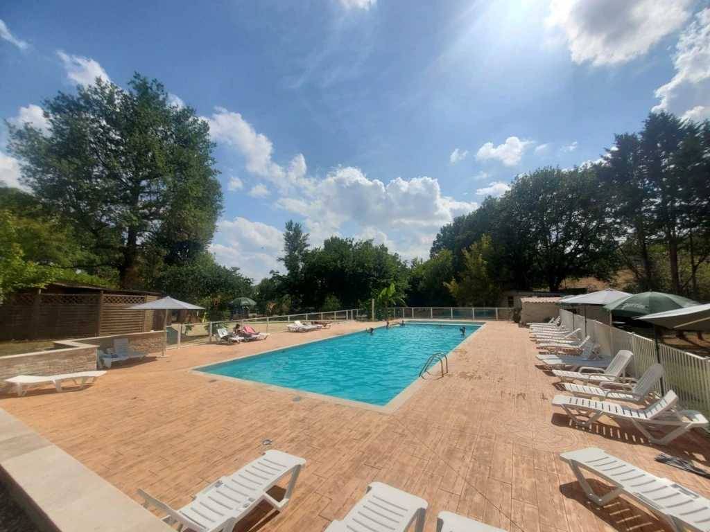 28 M² Tente ∙ 6 Personnes - Lot