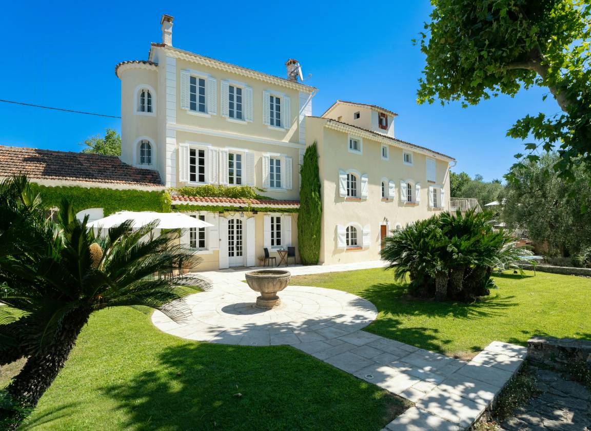 500 M² House ∙ 7 Bedrooms ∙ 17 Guests - Grasse