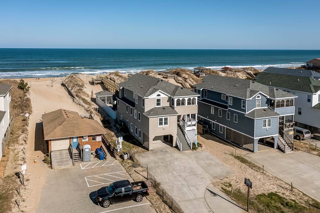 House ∙ 9 Bedrooms ∙ 22 Guests - Manteo, NC