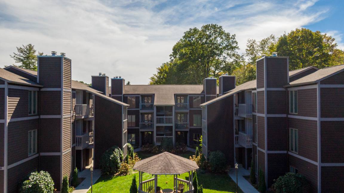 Condo ∙ 2 Bedrooms ∙ 4 Guests - Boone, NC