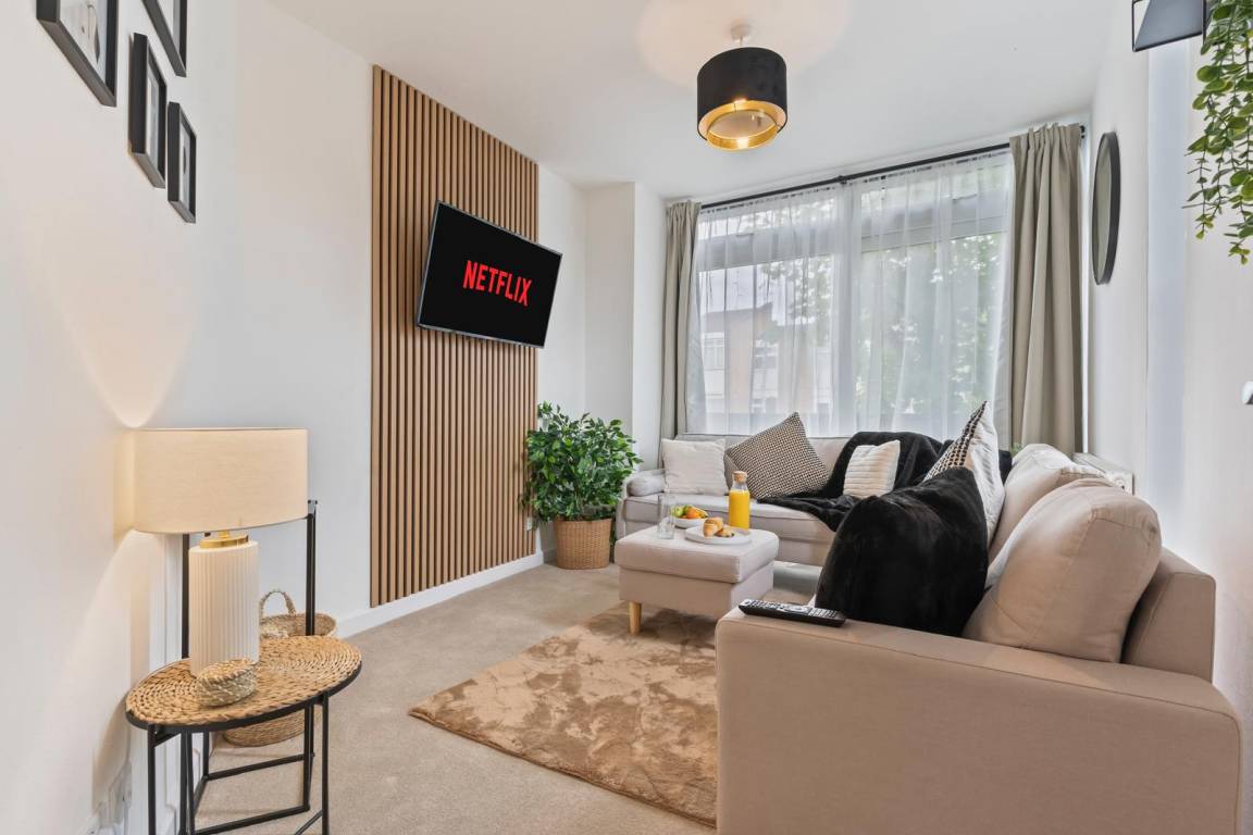 102 M² House ∙ 4 Bedrooms ∙ 11 Guests - London, UK