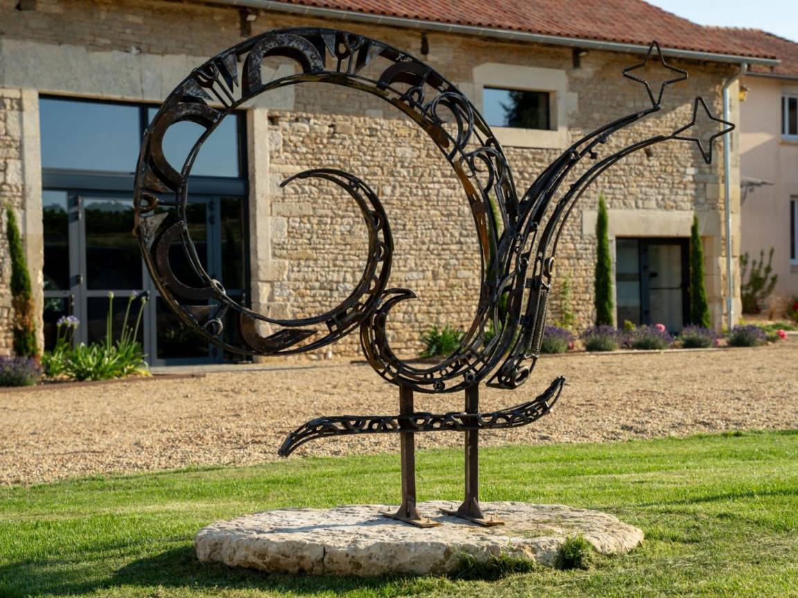 203 M² Cottage ∙ 6 Bedrooms ∙ 15 Guests - Charente