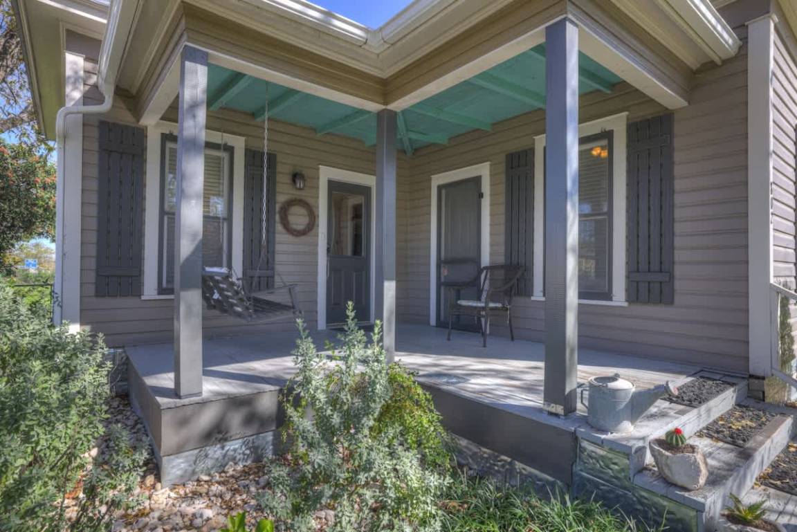 House ∙ 2 Bedrooms ∙ 4 Guests - Fredericksburg, TX