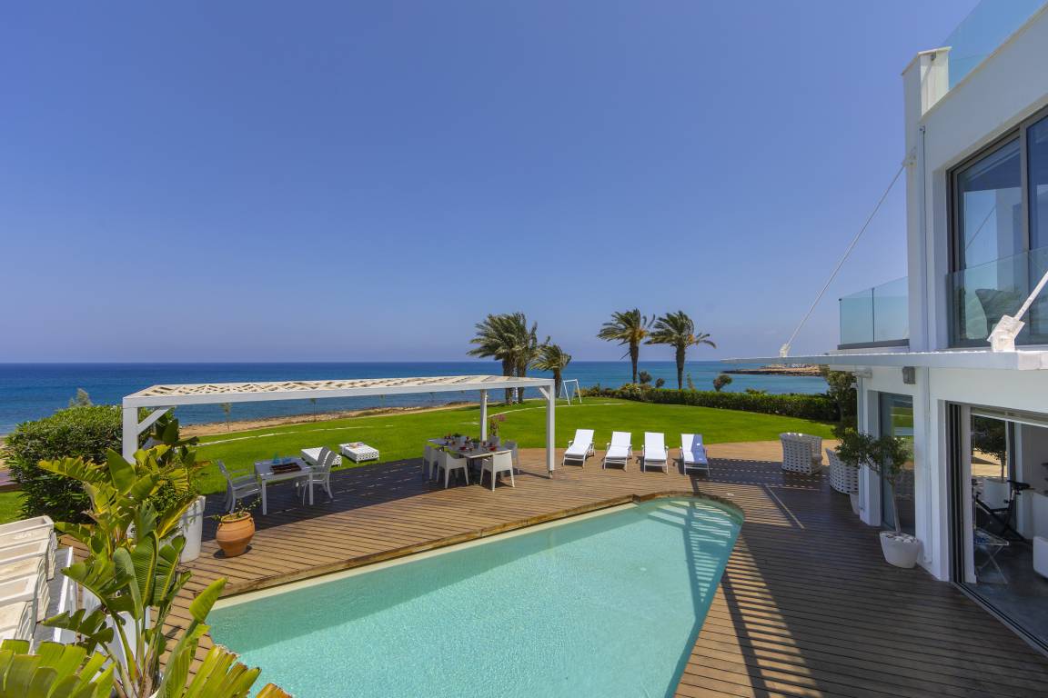 250 M² Villa ∙ 4 Bedrooms ∙ 8 Guests - Protaras