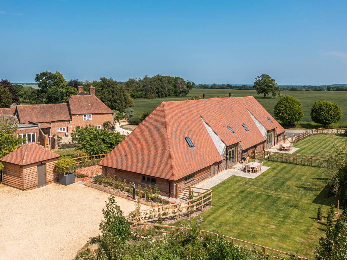 Cottage ∙ 4 Bedrooms ∙ 8 Guests - Berkshire