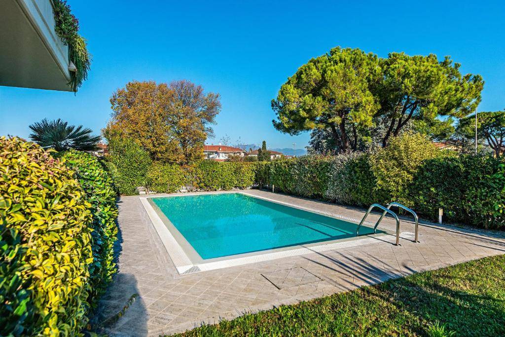 80 M² Ferienwohnung ∙ 2 Schlafzimmer ∙ 4 Gäste - Sirmione