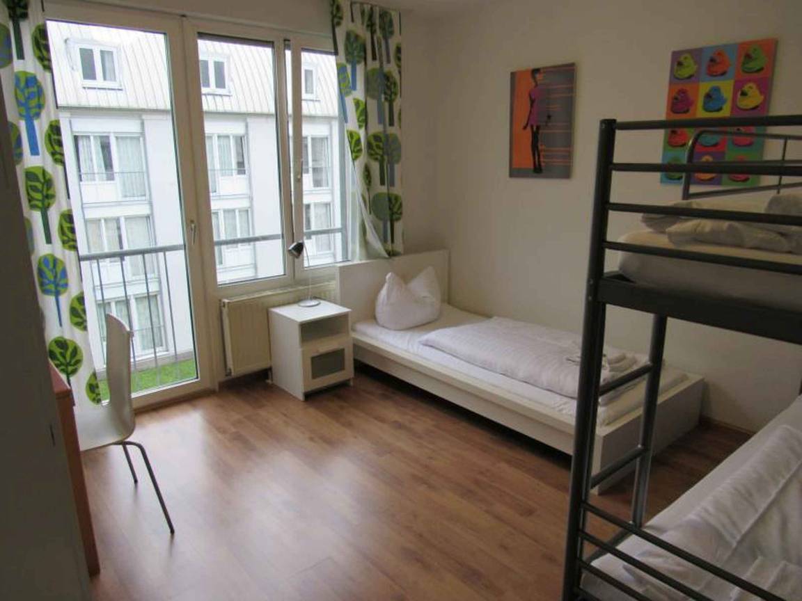 Hostel ∙ 1 Bedroom ∙ 3 Guests - Freiburg im Breisgau