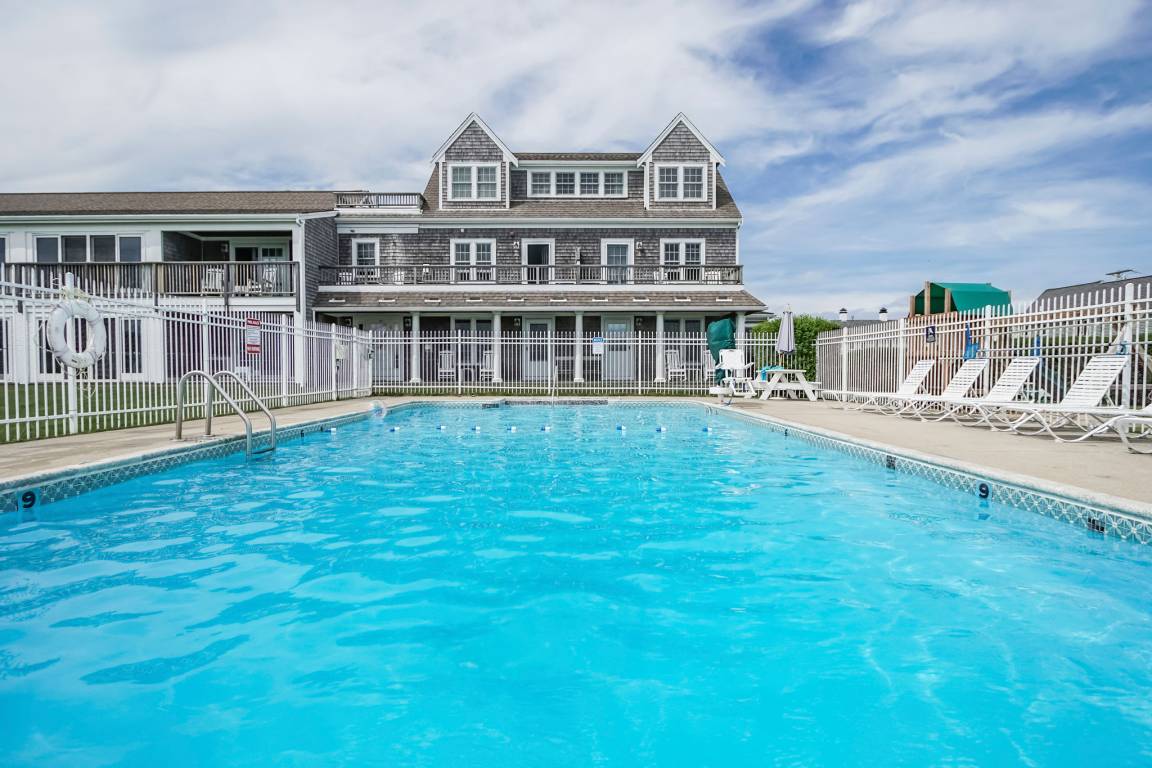 Condo ∙ 2 Bedrooms ∙ 6 Guests - Massachusetts