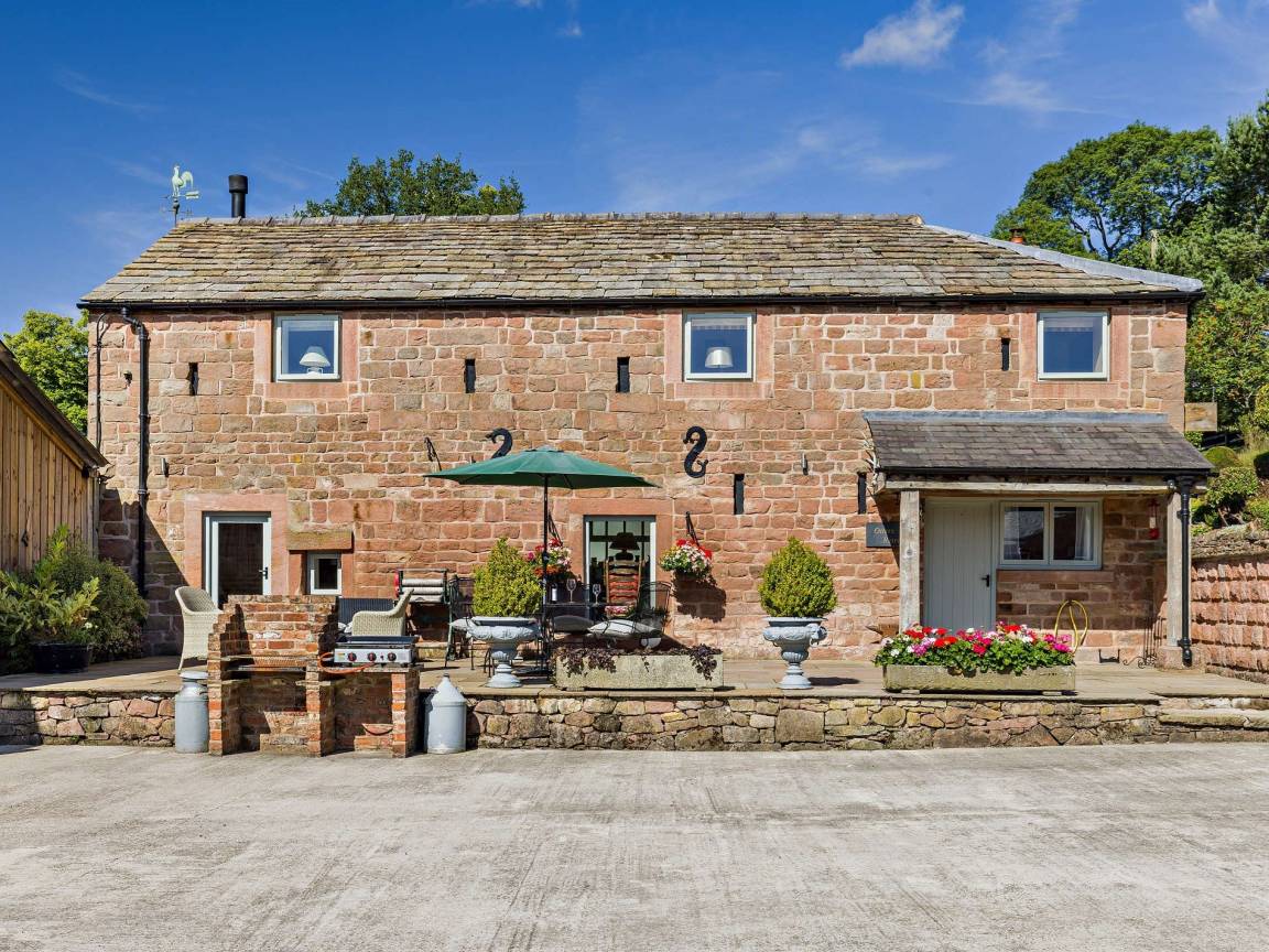 Cottage ∙ 2 Bedrooms ∙ 4 Guests - Macclesfield