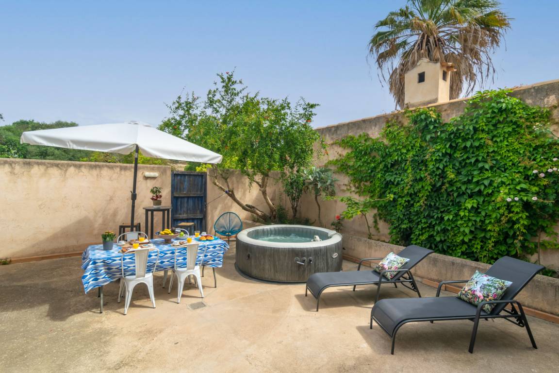 140 M² Chalet ∙ 3 Bedrooms ∙ 6 Guests - Petra