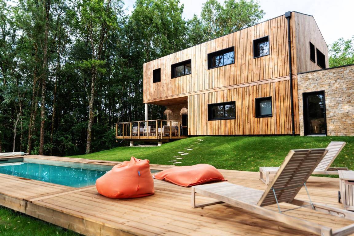 150 M² Gîte ∙ 5 Chambres ∙ 12 Personnes - Occitanie