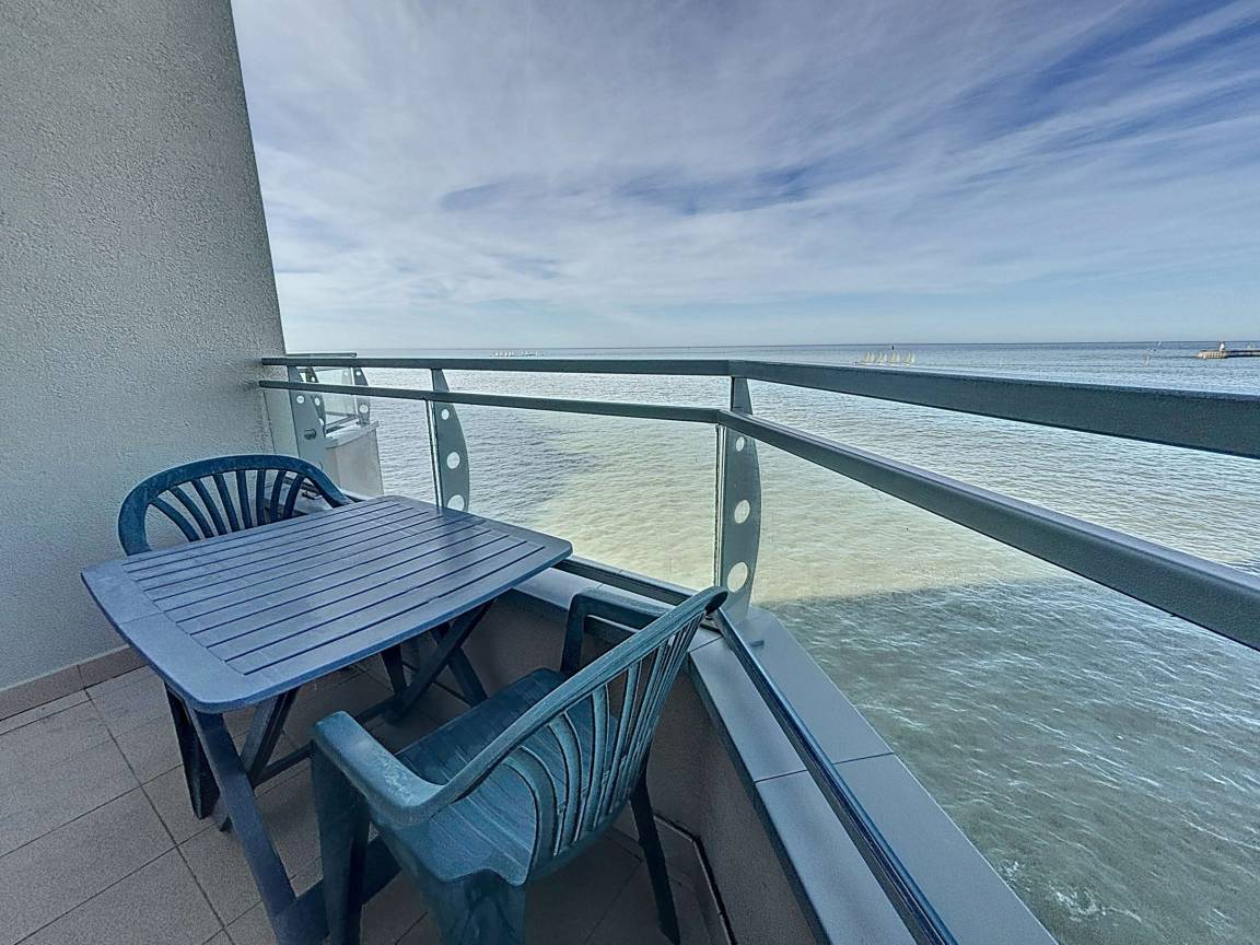 39 M² Huoneisto ∙ 1 Makuuhuone ∙ 3 Vierasta - Granville