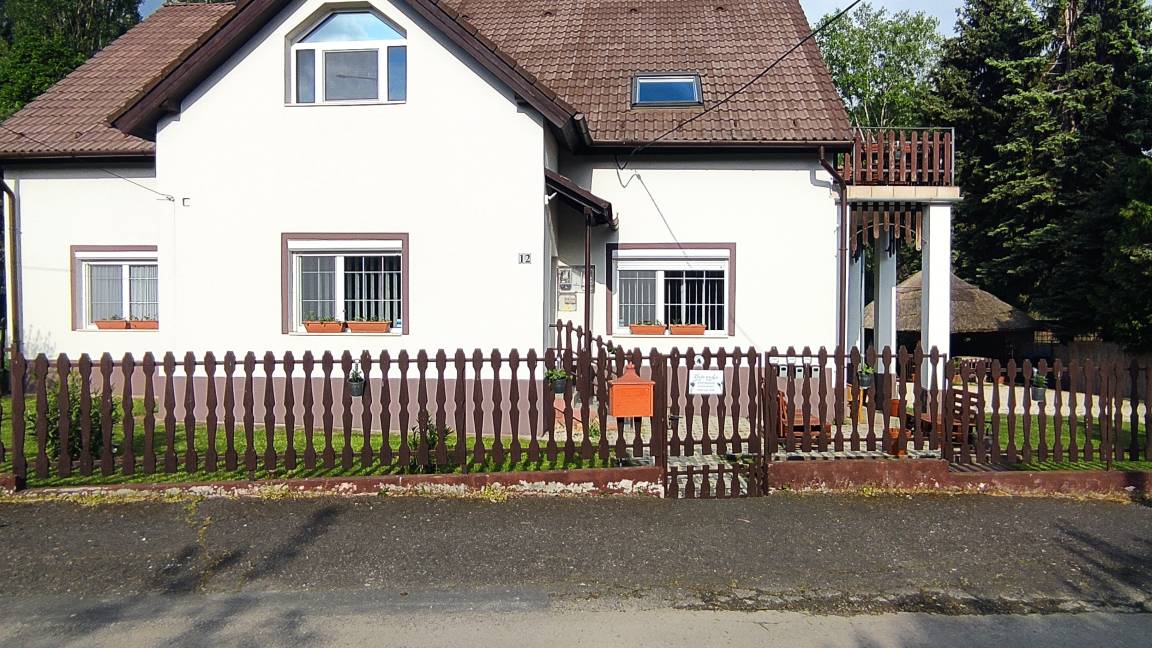 215 M² Ferienhaus ∙ 7 Schlafzimmer ∙ 17 Gäste - Plattensee