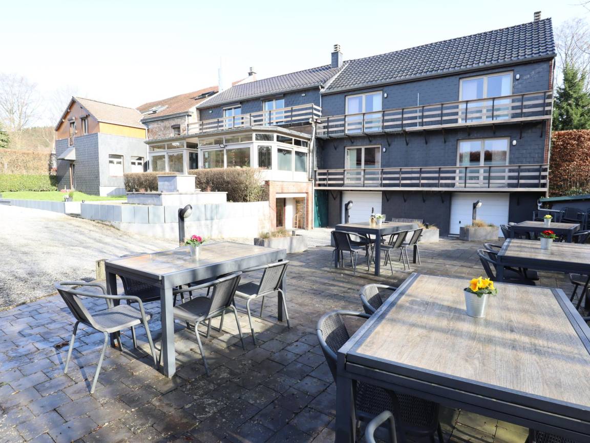 700 M² Maison De Vacances ∙ 17 Chambres ∙ 36 Personnes - Verviers
