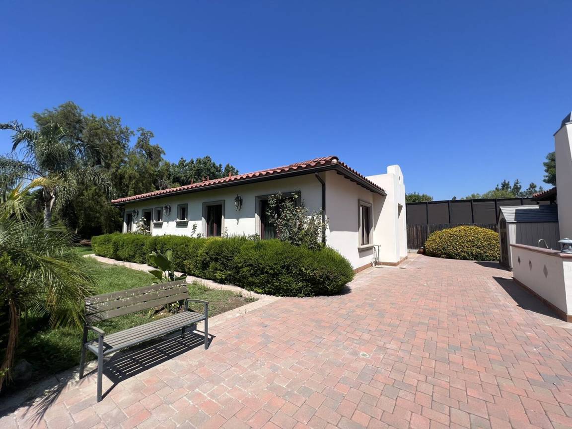 139 M² House ∙ 2 Bedrooms ∙ 4 Guests - Orange, CA