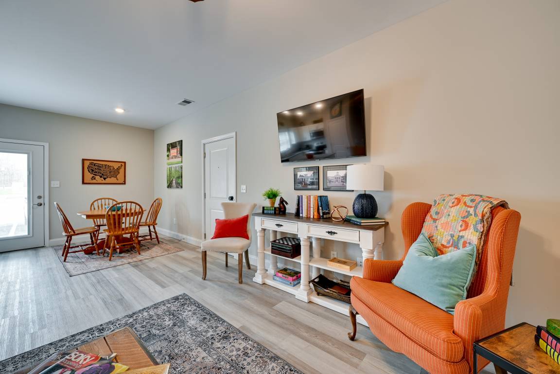 111 M² Apartment ∙ 2 Bedrooms ∙ 6 Guests - Mammoth Cave, KY