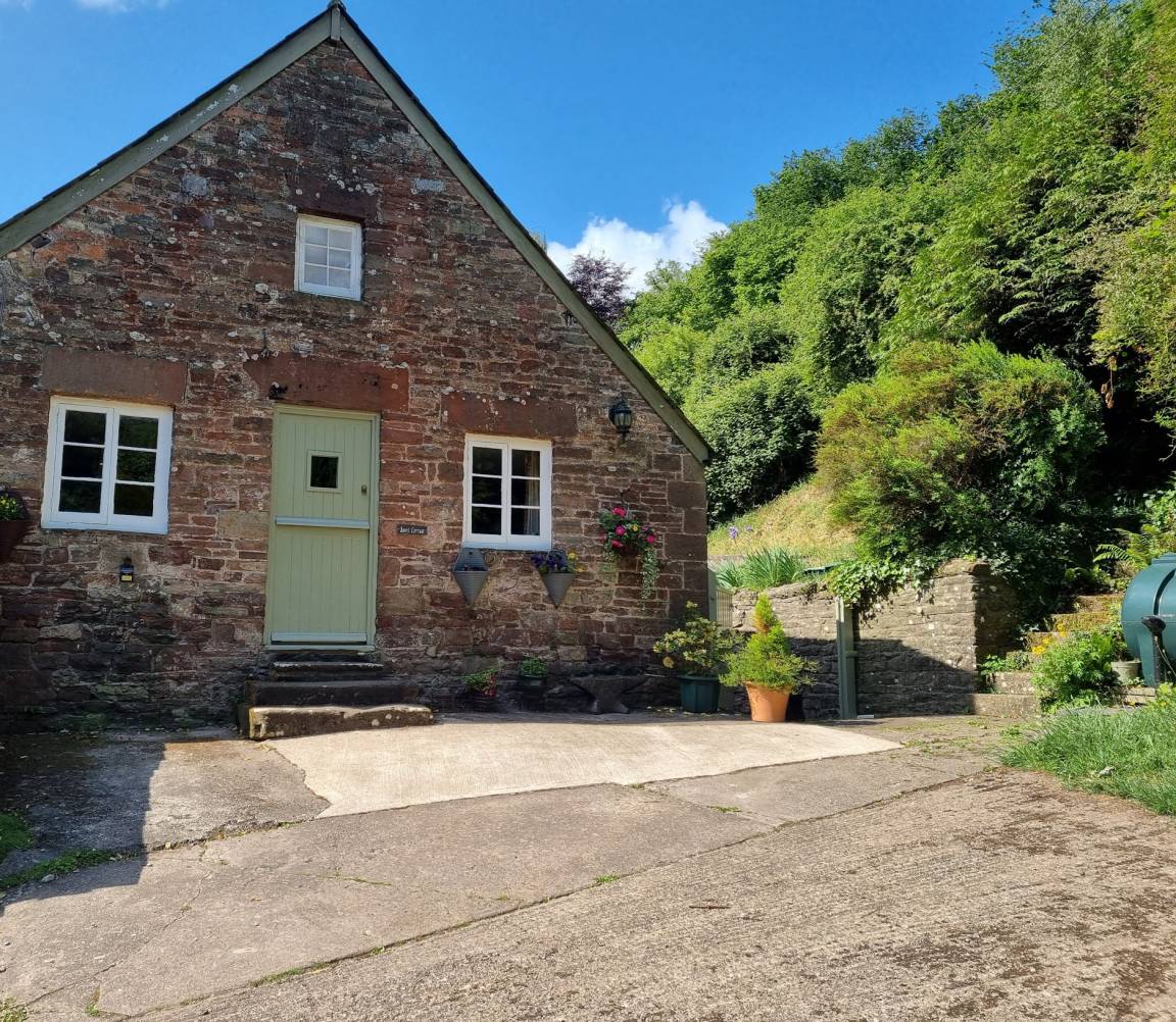 Cottage ∙ 2 Bedrooms ∙ 4 Guests - Forest of Dean