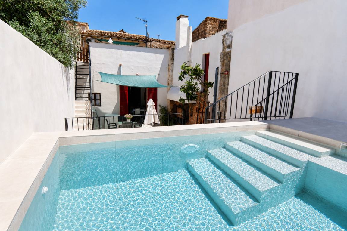 140 M² House ∙ 2 Bedrooms ∙ 4 Guests - Petra