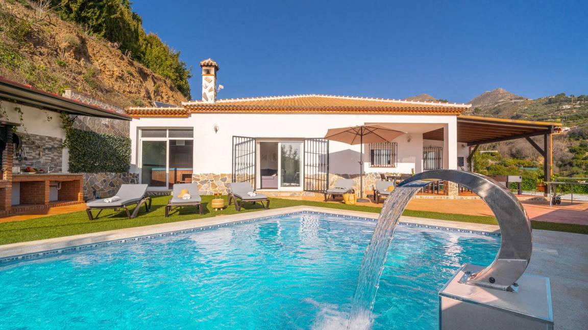 140 M² Ferienhaus ∙ 3 Schlafzimmer ∙ 6 Gäste - Canillas de Albaida