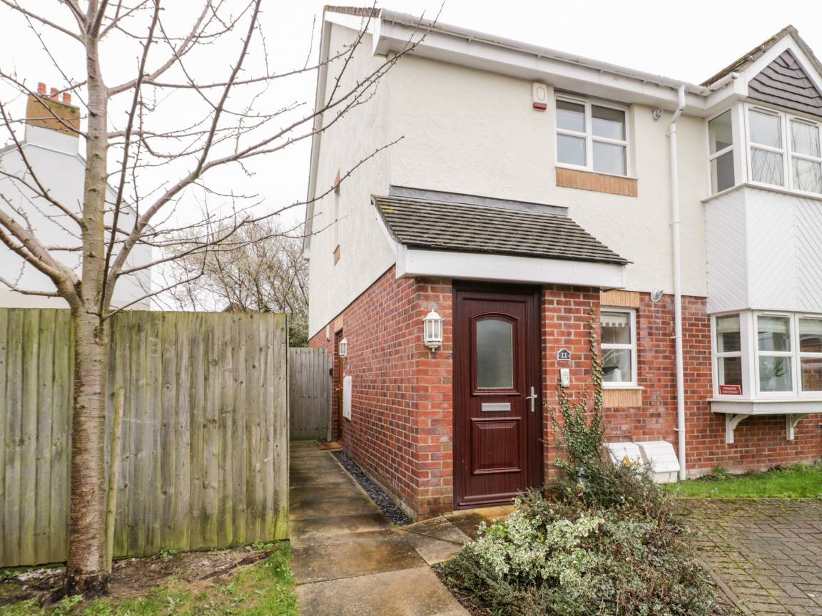 Cottage ∙ 2 Bedrooms ∙ 4 Guests - Rhos on Sea