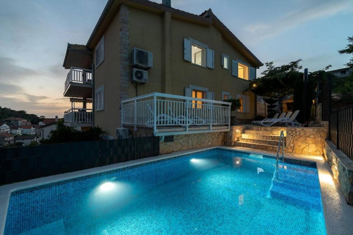 55 M² Apartment ∙ 2 Bedrooms ∙ 5 Guests - Trogir