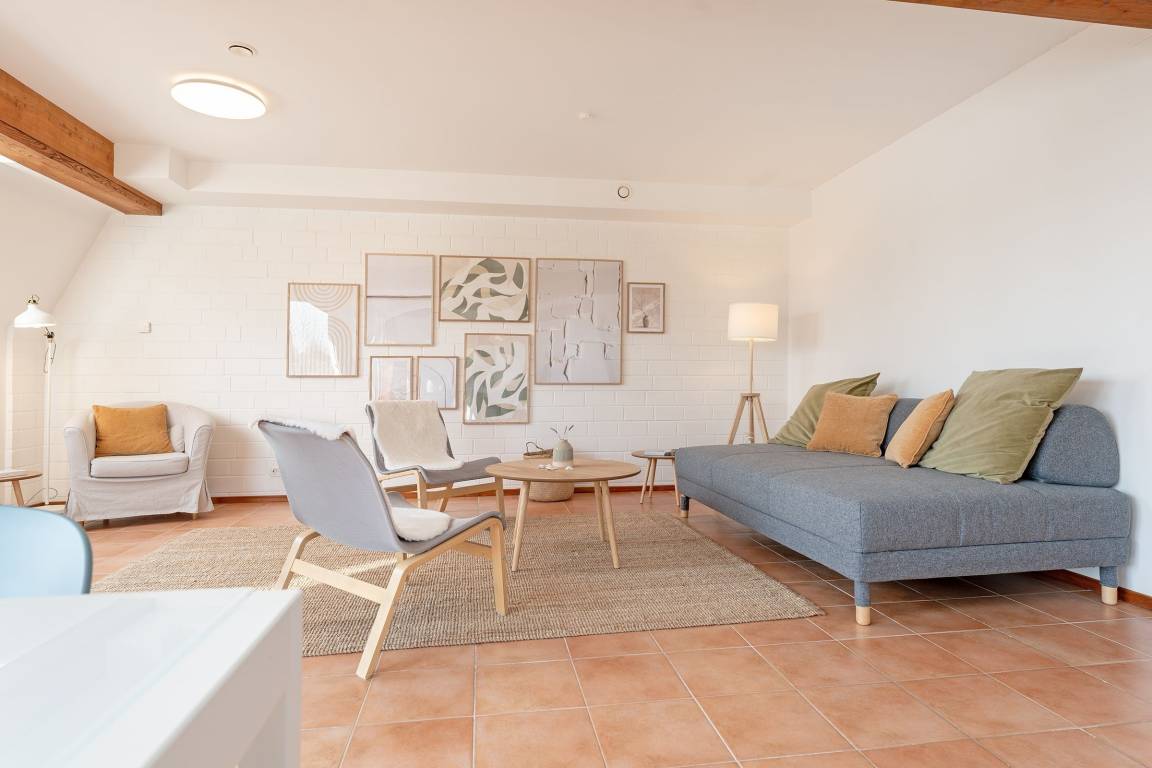 77 M² Ferienwohnung ∙ 1 Schlafzimmer ∙ 2 Gäste - Bosau