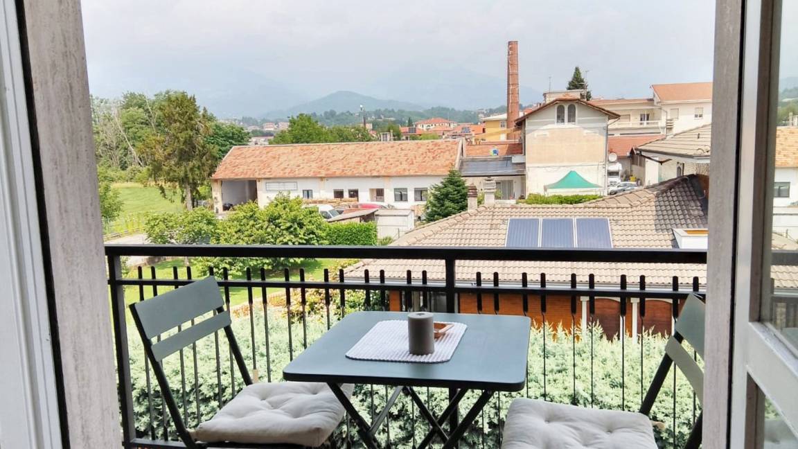 100 M² Apartamento ∙ 2 Habitaciones ∙ 4 Huéspedes - Biella