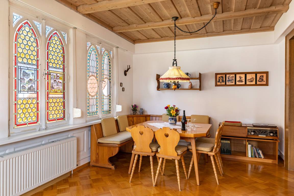 150 M² Ferienwohnung ∙ 3 Schlafzimmer ∙ 5 Gäste - Bad Urach